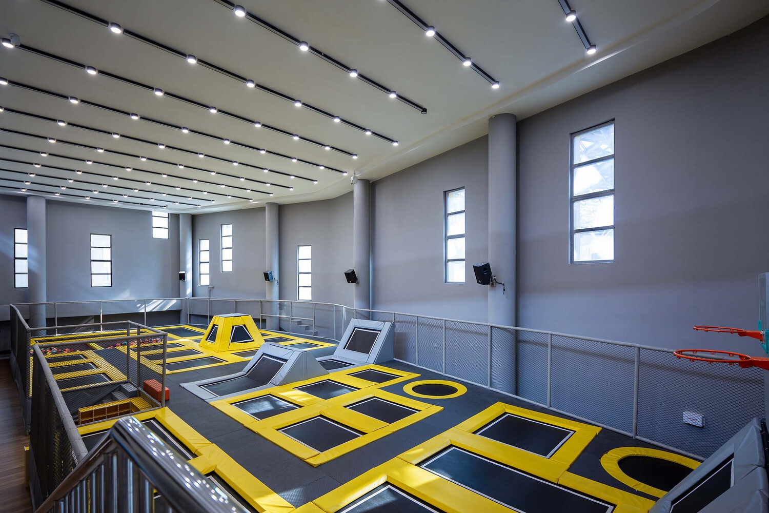Tongxiang National Fitness Center and Li Ning Sports Park / PT ...