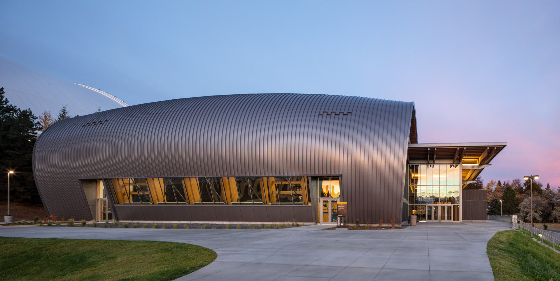 Opsis Architecture “breaks with convention” for mass-timber Idaho arena ...
